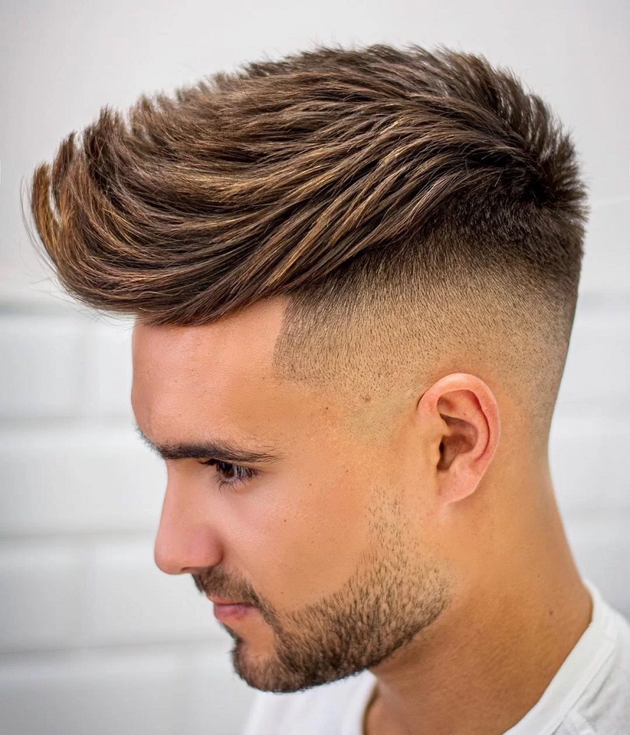 Männerfrisuren 2024 - Locken, Undercut und Glatte haare